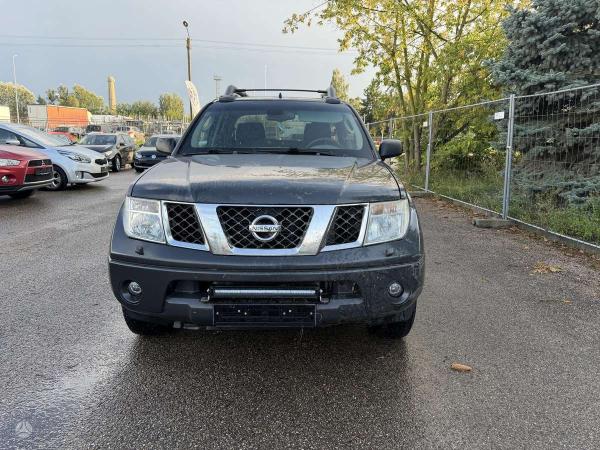 Melns Nissan Navara 2006 Marijampole, ar dzinēja tilpumu 2.49 L un nobraukumu 312 tūkst. km par 3350 €, foto 2 vietnē AUTOMOTO.COM.LV