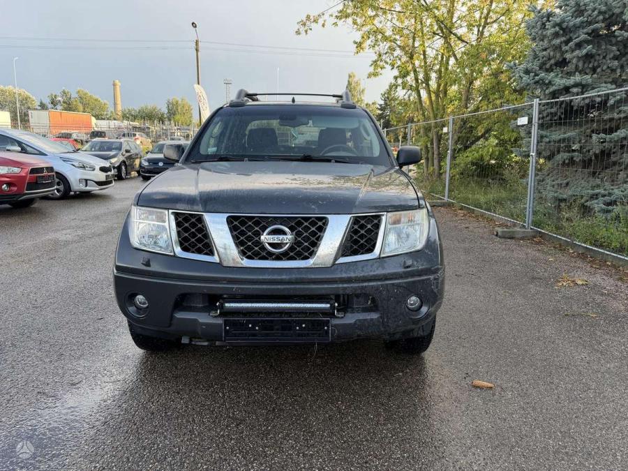 Melns Nissan Navara 2006 Marijampole, ar dzinēja tilpumu 2.49 L un nobraukumu 312 tūkst. km par 3350 €, foto 3 vietnē AUTOMOTO.COM.LV