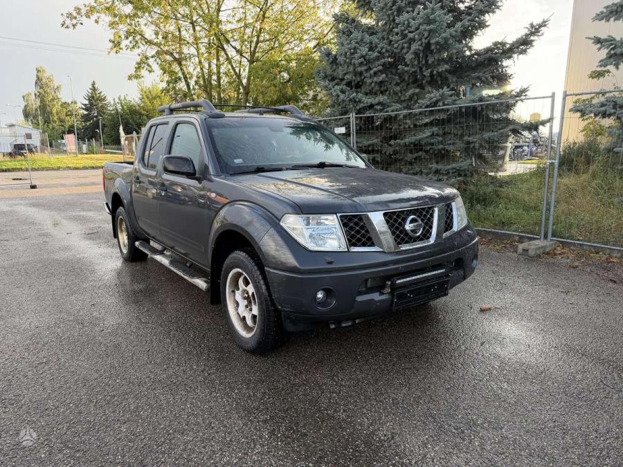 Melns Nissan Navara 2006 Marijampole, ar dzinēja tilpumu 2.49 L un nobraukumu 312 tūkst. km par 3350 €, foto 4 vietnē AUTOMOTO.COM.LV
