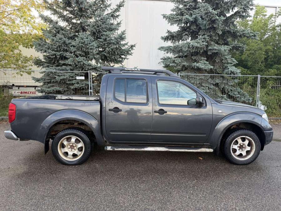 Melns Nissan Navara 2006 Marijampole, ar dzinēja tilpumu 2.49 L un nobraukumu 312 tūkst. km par 3350 €, foto 6 vietnē AUTOMOTO.COM.LV