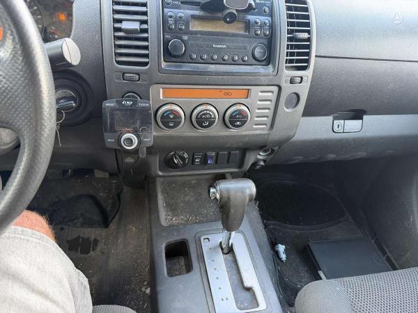 Melns Nissan Navara 2006 Marijampole, ar dzinēja tilpumu 2.49 L un nobraukumu 312 tūkst. km par 3350 €, foto 9 vietnē AUTOMOTO.COM.LV