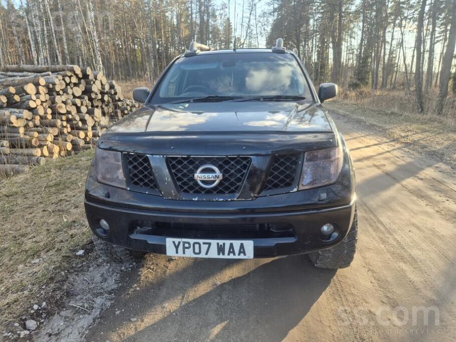 Melns Nissan Navara 2007 Rīga, ar dzinēja tilpumu 2.50 L un nobraukumu 249 tūkst. km par 4000 €, foto 3 vietnē AUTOMOTO.COM.LV