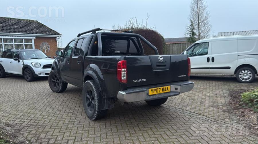 Melns Nissan Navara 2007 Rīga, ar dzinēja tilpumu 2.50 L un nobraukumu 249 tūkst. km par 4000 €, foto 11 vietnē AUTOMOTO.COM.LV