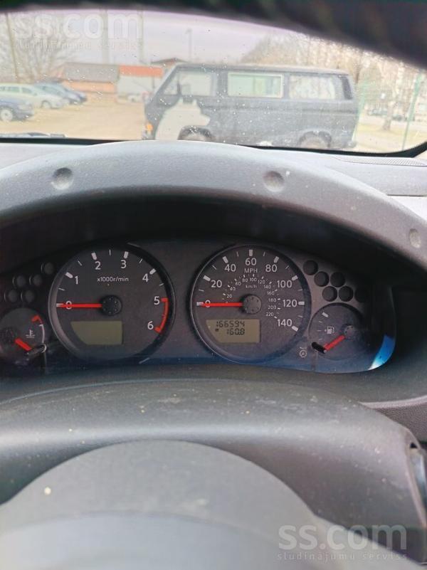 Black Nissan Navara 2007 in Ogre, with an engine capacity of 2.50 L and mileage of 167 thousand km for 3750 €, photo 8 on AUTOMOTO.COM.LV