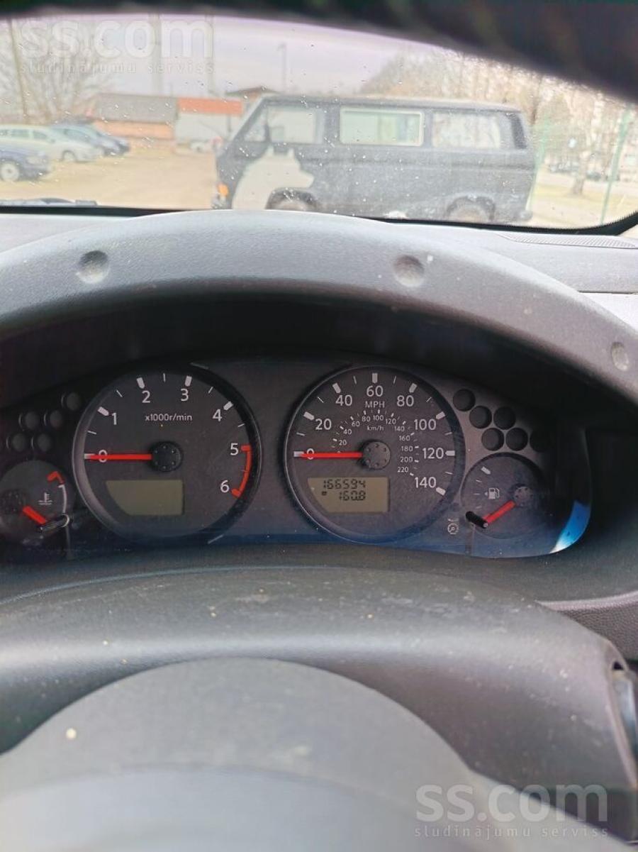 Black Nissan Navara 2007 in Ogre, with an engine capacity of 2.50 L and mileage of 167 thousand km for 3750 €, photo 9 on AUTOMOTO.COM.LV