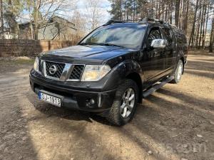 Black Nissan Navara 2007 in Riga, with an engine capacity of 2.50 L and mileage of 138 thousand km for 13000 €, photo 8 on AUTOMOTO.COM.LV