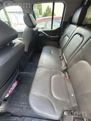 Black Nissan Navara 2007 in Riga, with an engine capacity of 2.50 L and mileage of 138 thousand km for 13000 €, photo 9 on AUTOMOTO.COM.LV