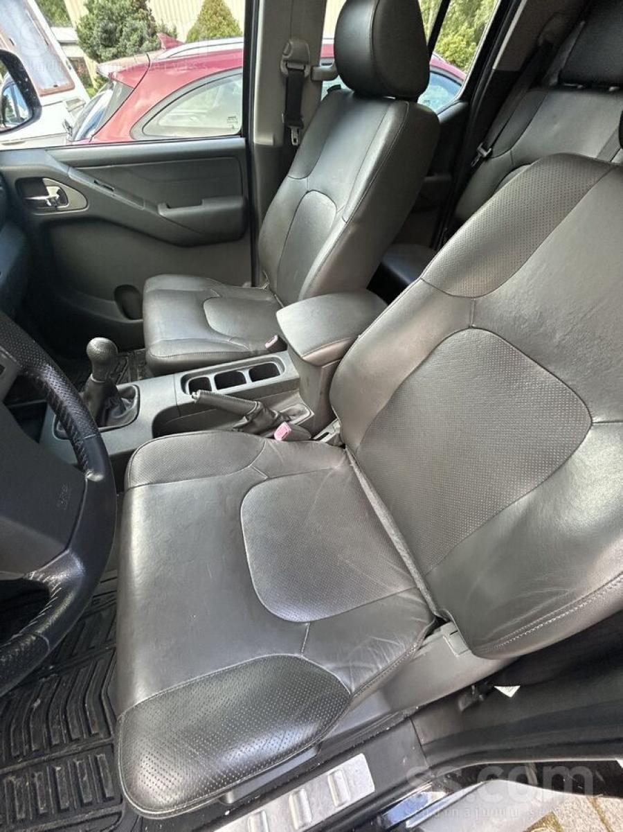 Black Nissan Navara 2007 in Riga, with an engine capacity of 2.50 L and mileage of 138 thousand km for 13000 €, photo 10 on AUTOMOTO.COM.LV