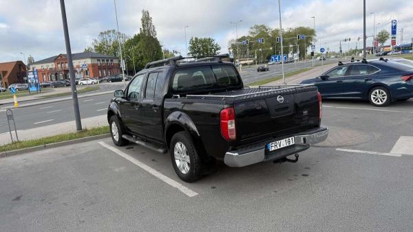 Melns Nissan Navara 2007 Klaipėda, ar dzinēja tilpumu 2.49 L un nobraukumu 243 tūkst. km par 5400 €, foto 1 vietnē AUTOMOTO.COM.LV