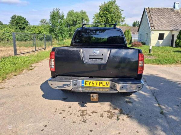 Melns Nissan Navara 2007 Šauļi, ar dzinēja tilpumu 2.50 L un nobraukumu 125 tūkst. km par 3700 €, foto 4 vietnē AUTOMOTO.COM.LV