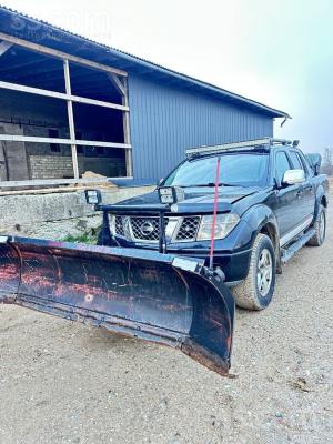 Black Nissan Navara 2008 in Kuldiga, with an engine capacity of 2.50 L and mileage of 225 thousand km for 10200 €, photo  on AUTOMOTO.COM.LV