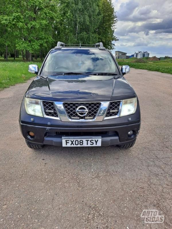 Black Nissan Navara 2008 in Panevezys, with an engine capacity of 2.50 L and mileage of 174 thousand km for 4000 €, photo 2 on AUTOMOTO.COM.LV