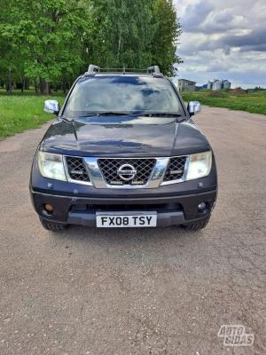 Black Nissan Navara 2008 in Panevezys, with an engine capacity of 2.50 L and mileage of 174 thousand km for 4000 €, photo 3 on AUTOMOTO.COM.LV
