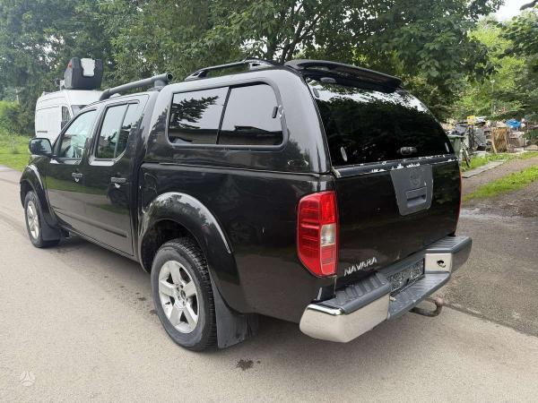 Melns Nissan Navara 2008 Kauņa, ar dzinēja tilpumu 2.49 L un nobraukumu 310 tūkst. km par 5050 €, foto 3 vietnē AUTOMOTO.COM.LV