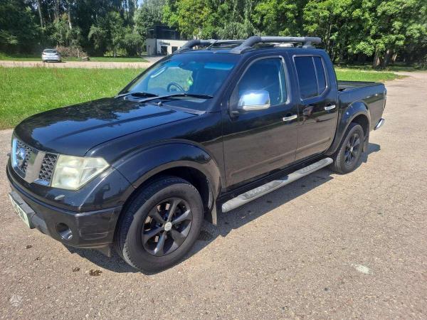 Black Nissan Navara 2008 in Panevezys, with an engine capacity of 0.00 L and mileage of 199 thousand km for 4500 €, photo 2 on AUTOMOTO.COM.LV