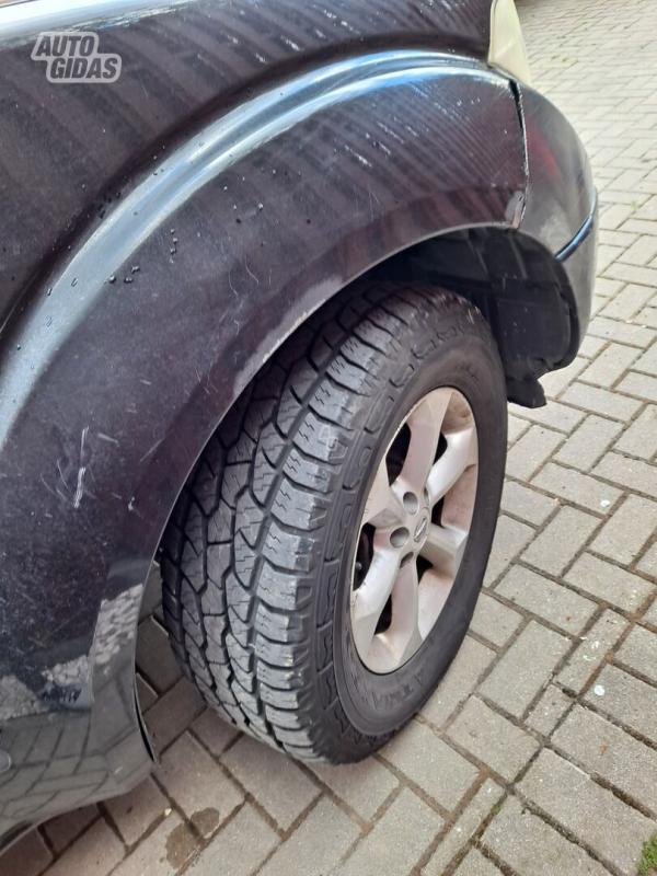 Melns Nissan Navara 2008 Panevēža, ar dzinēja tilpumu 2.50 L un nobraukumu 174 tūkst. km par 3800 €, foto 8 vietnē AUTOMOTO.COM.LV