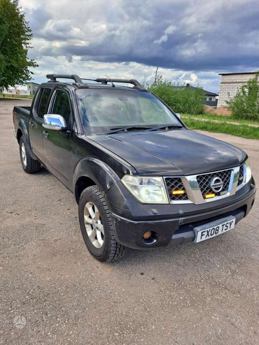 Black Nissan Navara 2008 in Panevezys, with an engine capacity of 2.50 L and mileage of 174 thousand km for 3600 €, photo 4 on AUTOMOTO.COM.LV