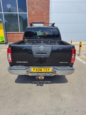 Black Nissan Navara 2008 in Panevezys, with an engine capacity of 2.50 L and mileage of 174 thousand km for 3600 €, photo 9 on AUTOMOTO.COM.LV