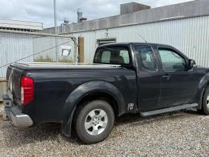 Melns Nissan Navara 2008 Viļņa, ar dzinēja tilpumu 2.49 L un nobraukumu 260 tūkst. km par 3700 €, foto 4 vietnē AUTOMOTO.COM.LV