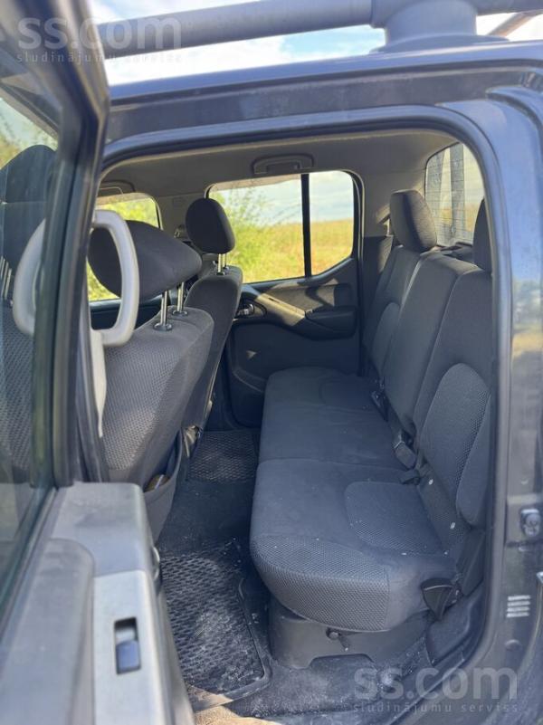 Black Nissan Navara 2008 in Liepaja, with an engine capacity of 2.50 L and mileage of 0 thousand km for 3300 €, photo 7 on AUTOMOTO.COM.LV