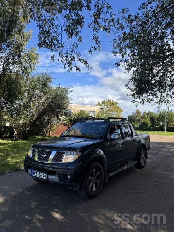 Black Nissan Navara 2008 in Liepaja, with an engine capacity of 2.50 L and mileage of 0 thousand km for 3300 €, photo 8 on AUTOMOTO.COM.LV