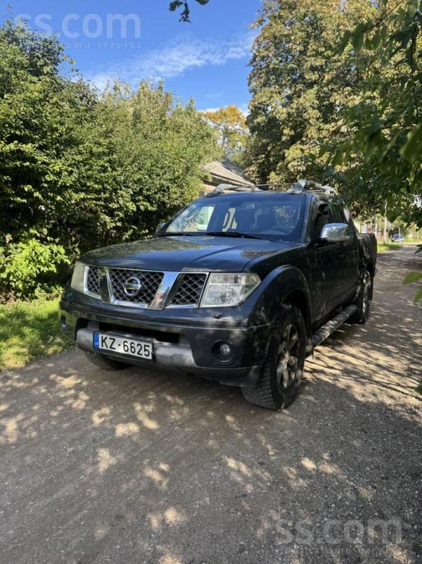 Black Nissan Navara 2008 in Liepaja, with an engine capacity of 2.50 L and mileage of 0 thousand km for 2400 €, photo 6 on AUTOMOTO.COM.LV