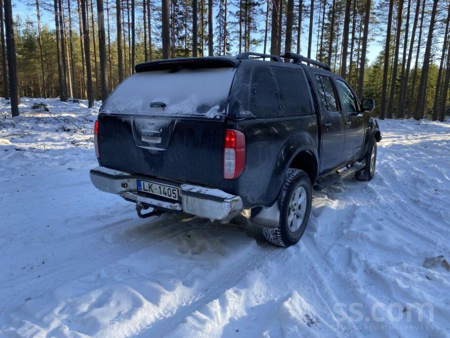Melns Nissan Navara 2009 Kuldīga, ar dzinēja tilpumu 2.50 L un nobraukumu 186 tūkst. km par 13900 €, foto 3 vietnē AUTOMOTO.COM.LV
