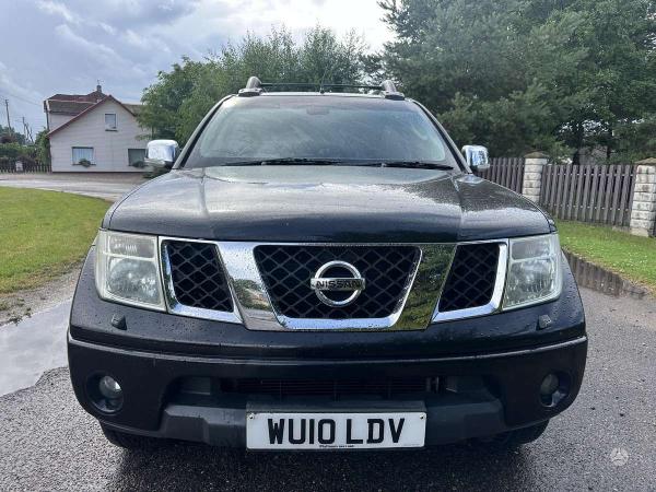Melns Nissan Navara 2010 Kauņa, ar dzinēja tilpumu 2.50 L un nobraukumu 108 tūkst. km par 3650 €, foto 1 vietnē AUTOMOTO.COM.LV
