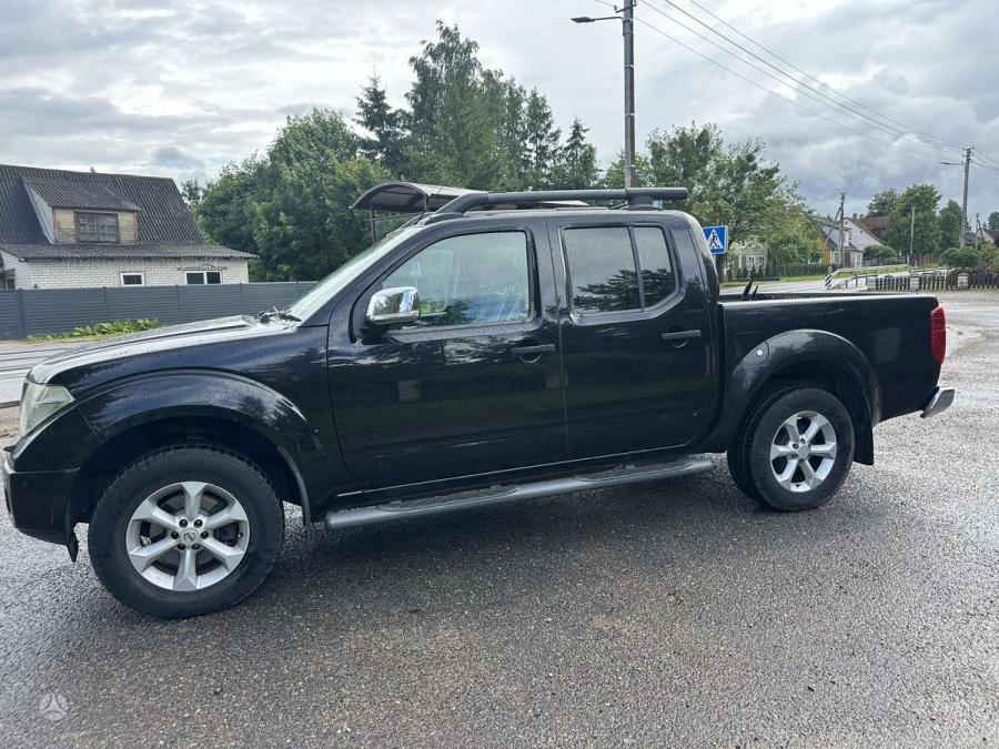 Melns Nissan Navara 2010 Kauņa, ar dzinēja tilpumu 2.50 L un nobraukumu 108 tūkst. km par 3650 €, foto 4 vietnē AUTOMOTO.COM.LV