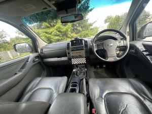 Melns Nissan Navara 2010 Kauņa, ar dzinēja tilpumu 2.50 L un nobraukumu 108 tūkst. km par 3650 €, foto 9 vietnē AUTOMOTO.COM.LV