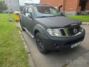 Черный Ниссан Навара 2010 в Рига, объемом двигателя 3.00 л и пробегом 268 тыс. км за 12900 €, фото 3 на AUTOMOTO.COM.LV