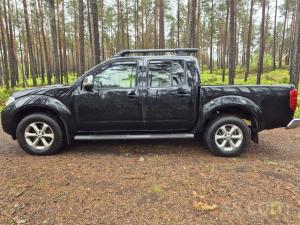 Melns Nissan Navara 2011 Rīga, ar dzinēja tilpumu 2.50 L un nobraukumu 200 tūkst. km par 4800 €, foto 5 vietnē AUTOMOTO.COM.LV