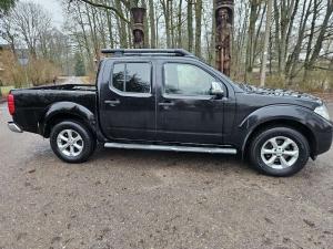 Melns Nissan Navara 2012 Telšiai, ar dzinēja tilpumu 2.50 L un nobraukumu 176 tūkst. km par 4600 €, foto 3 vietnē AUTOMOTO.COM.LV