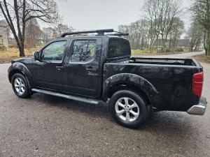 Melns Nissan Navara 2012 Telšiai, ar dzinēja tilpumu 2.50 L un nobraukumu 176 tūkst. km par 4600 €, foto 5 vietnē AUTOMOTO.COM.LV