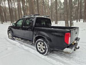 Melns Nissan Navara 2012 Rīga, ar dzinēja tilpumu 2.50 L un nobraukumu 297 tūkst. km par 4300 €, foto 6 vietnē AUTOMOTO.COM.LV