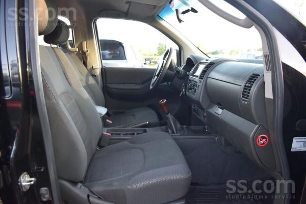 Black Nissan Navara 2012 in Kuldiga, with an engine capacity of 2.50 L and mileage of 0 thousand km for 9350 €, photo 5 on AUTOMOTO.COM.LV