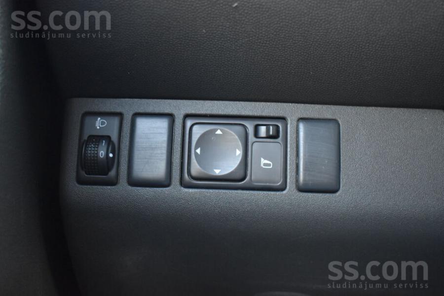 Melns Nissan Navara 2012 Kuldīga, ar dzinēja tilpumu 2.50 L un nobraukumu 0 tūkst. km par 9350 €, foto 16 vietnē AUTOMOTO.COM.LV