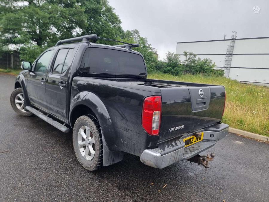 Melns Nissan Navara 2012 Jonava, ar dzinēja tilpumu 2.49 L un nobraukumu 95 tūkst. km par 3799 €, foto 6 vietnē AUTOMOTO.COM.LV