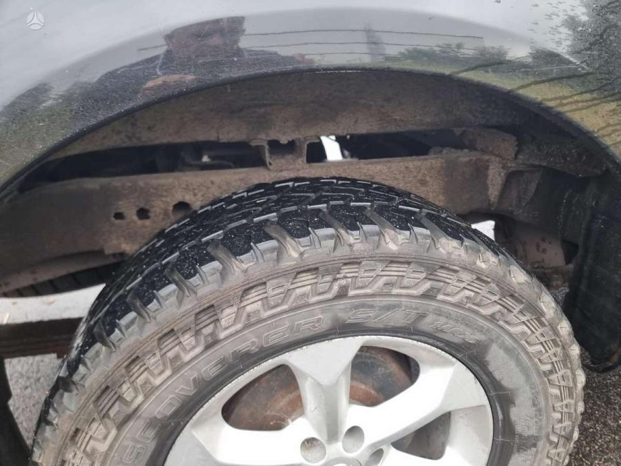 Melns Nissan Navara 2012 Jonava, ar dzinēja tilpumu 2.49 L un nobraukumu 95 tūkst. km par 3799 €, foto 10 vietnē AUTOMOTO.COM.LV