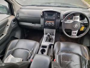 Melns Nissan Navara 2012 Jonava, ar dzinēja tilpumu 2.49 L un nobraukumu 95 tūkst. km par 3799 €, foto 11 vietnē AUTOMOTO.COM.LV