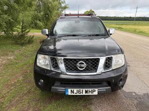 Black Nissan Navara 2012 in Raseiniai, with an engine capacity of 2.49 L and mileage of 230 thousand km for 4000 €, photo  on AUTOMOTO.COM.LV