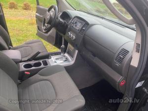Melns Nissan Navara 2014 Tallina, ar dzinēja tilpumu 2.50 L un nobraukumu 130 tūkst. km par 13000 €, foto 4 vietnē AUTOMOTO.COM.LV