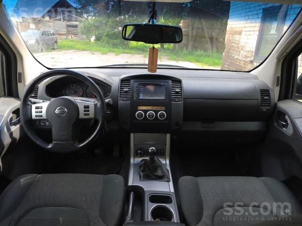 Melns Nissan Navara 2014 Dobele, ar dzinēja tilpumu 2.50 L un nobraukumu 264 tūkst. km par 13500 €, foto 4 vietnē AUTOMOTO.COM.LV