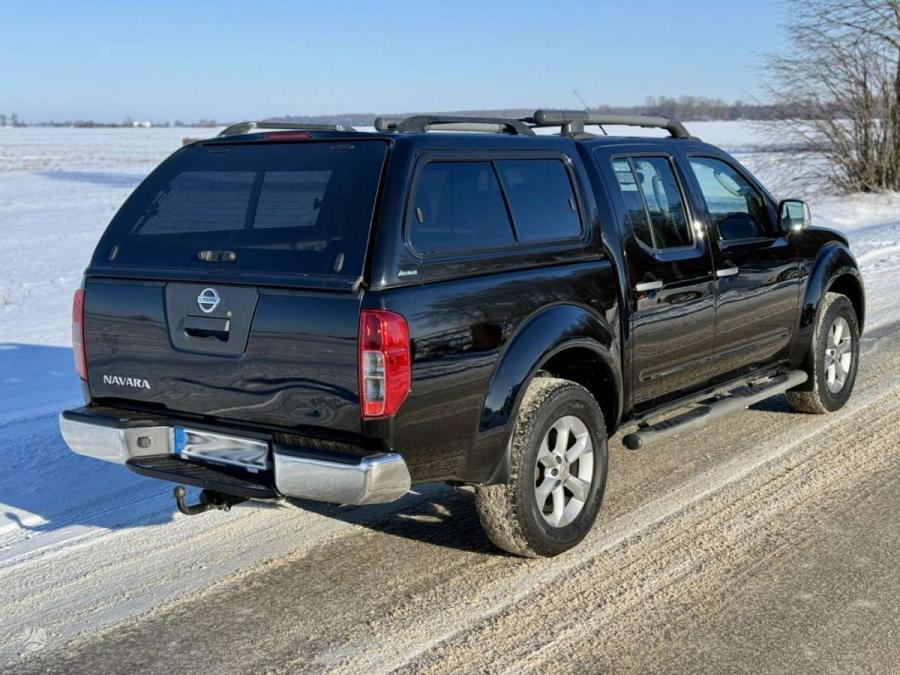 Черный Ниссан Навара 2015 в Мариямполе, объемом двигателя 2.50 л и пробегом 205 тыс. км за 12500 €, фото 4 на AUTOMOTO.COM.LV