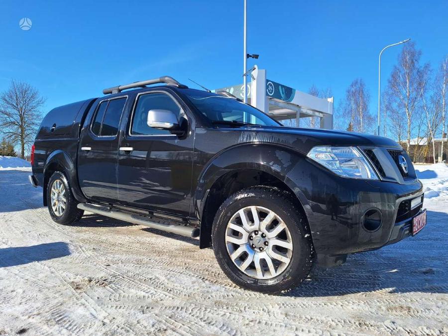 Melns Nissan Navara 2015 Joniškis, ar dzinēja tilpumu 2.49 L un nobraukumu 212 tūkst. km par 11900 €, foto 1 vietnē AUTOMOTO.COM.LV