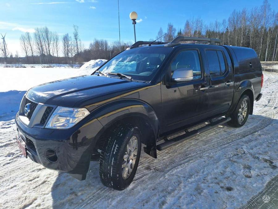 Melns Nissan Navara 2015 Joniškis, ar dzinēja tilpumu 2.49 L un nobraukumu 212 tūkst. km par 11900 €, foto 2 vietnē AUTOMOTO.COM.LV