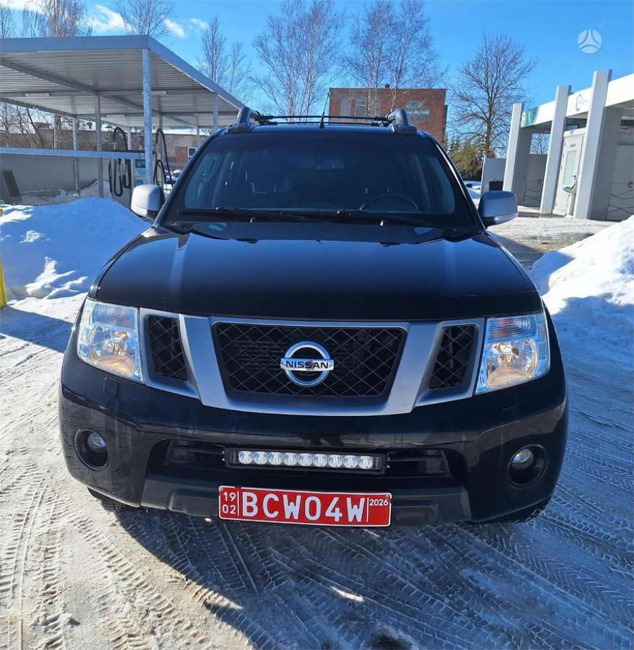 Melns Nissan Navara 2015 Joniškis, ar dzinēja tilpumu 2.49 L un nobraukumu 212 tūkst. km par 11900 €, foto 3 vietnē AUTOMOTO.COM.LV