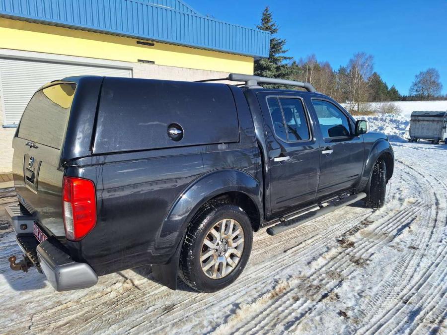 Melns Nissan Navara 2015 Joniškis, ar dzinēja tilpumu 2.49 L un nobraukumu 212 tūkst. km par 11900 €, foto 5 vietnē AUTOMOTO.COM.LV