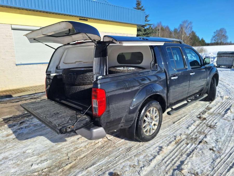 Melns Nissan Navara 2015 Joniškis, ar dzinēja tilpumu 2.49 L un nobraukumu 212 tūkst. km par 11900 €, foto 7 vietnē AUTOMOTO.COM.LV