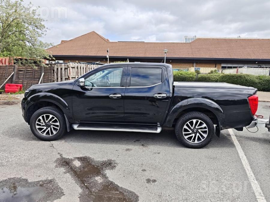 Black Nissan Navara 2016 in Jelgava, with an engine capacity of 2.30 L and mileage of 232 thousand km for 7800 €, photo 3 on AUTOMOTO.COM.LV